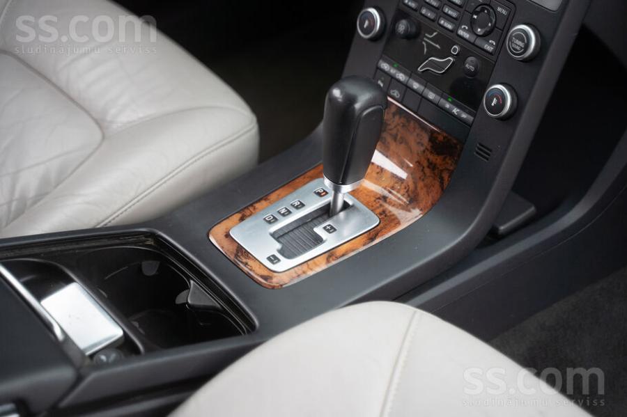 Volvo V70 2007 in Liepaja, with an engine capacity of 2.40 L and mileage of 352 thousand km for 4900 €, photo 21 on AUTOMOTO.COM.LV