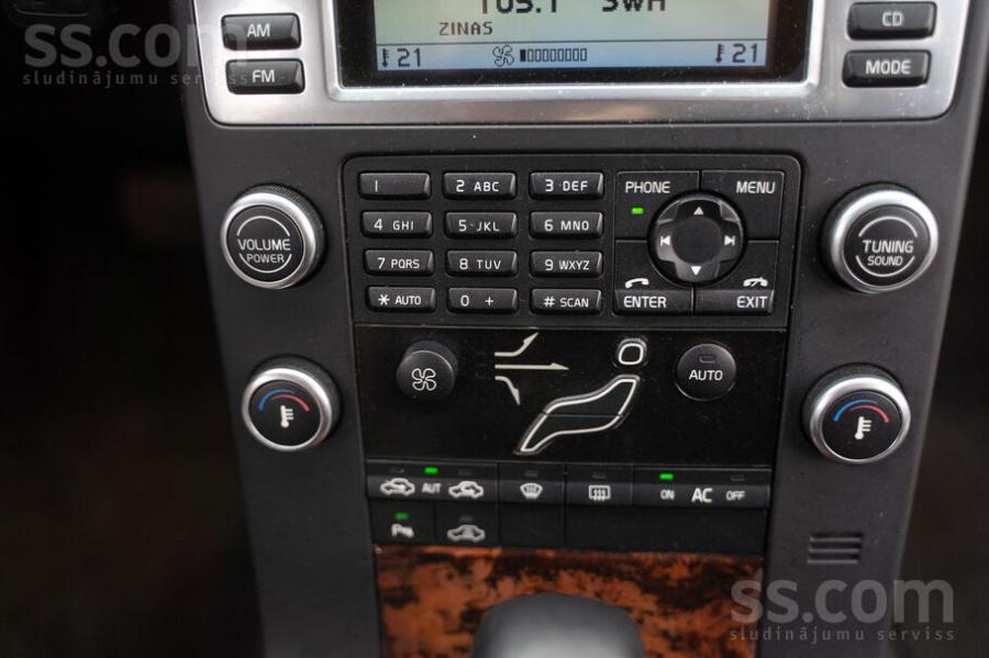 Volvo V70 2007 in Liepaja, with an engine capacity of 2.40 L and mileage of 352 thousand km for 4900 €, photo 24 on AUTOMOTO.COM.LV