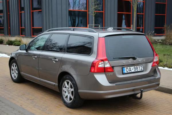 Volvo V70 2007 in Marupe, with an engine capacity of 2.40 L and mileage of 0 thousand km for 4850 €, photo 9 on AUTOMOTO.COM.LV