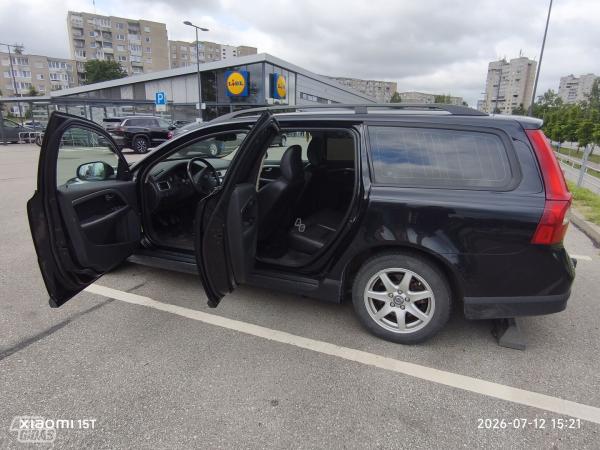 Volvo V70 2007 in Vilnius, with an engine capacity of 2.40 L and mileage of 354 thousand km for 2700 €, photo 3 on AUTOMOTO.COM.LV