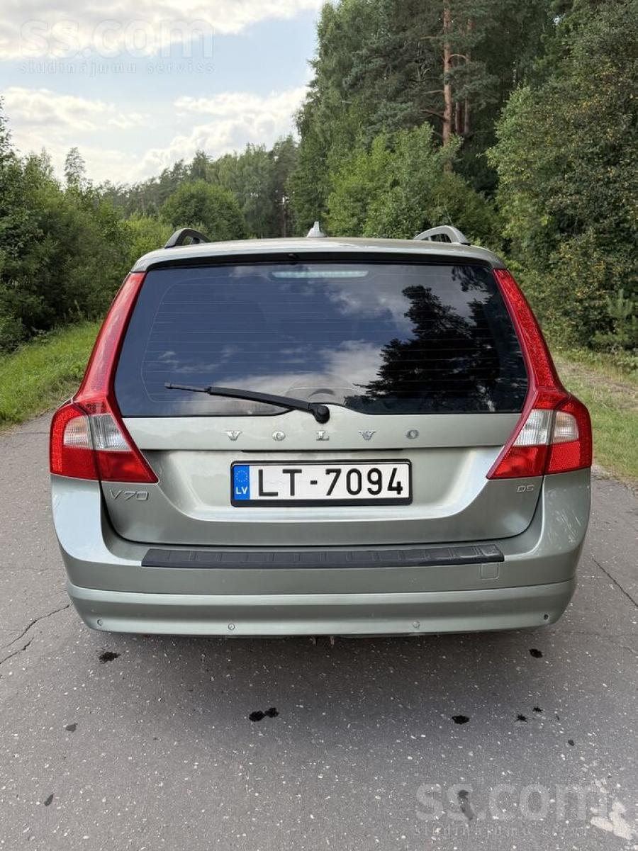 Volvo V70 2007 in Riga, with an engine capacity of 2.40 L and mileage of 375 thousand km for 3000 €, photo 5 on AUTOMOTO.COM.LV