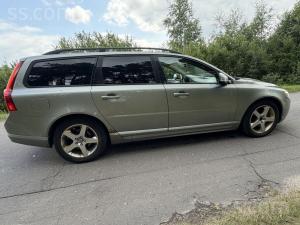 Volvo V70 2007 in Riga, with an engine capacity of 2.40 L and mileage of 375 thousand km for 3000 €, photo 7 on AUTOMOTO.COM.LV