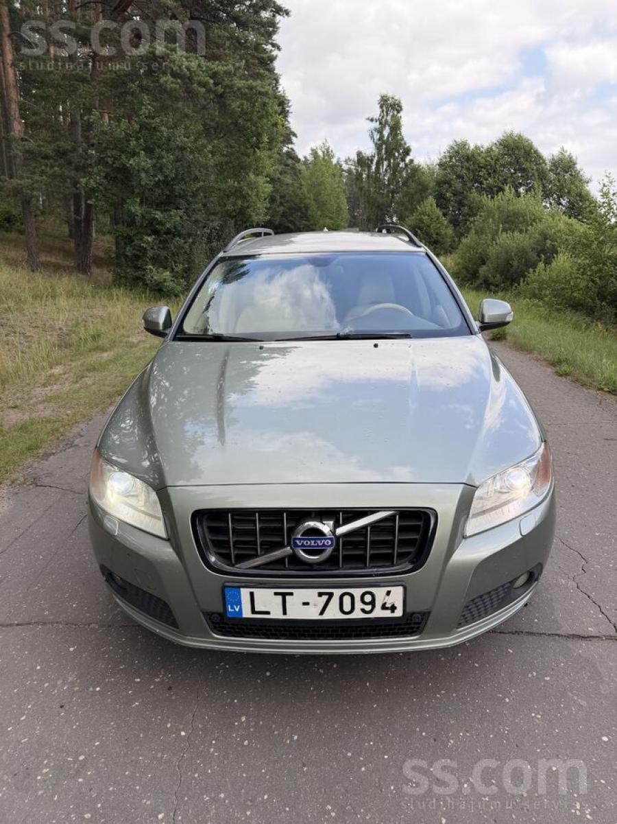 Volvo V70 2007 in Riga, with an engine capacity of 2.40 L and mileage of 375 thousand km for 3000 €, photo 9 on AUTOMOTO.COM.LV