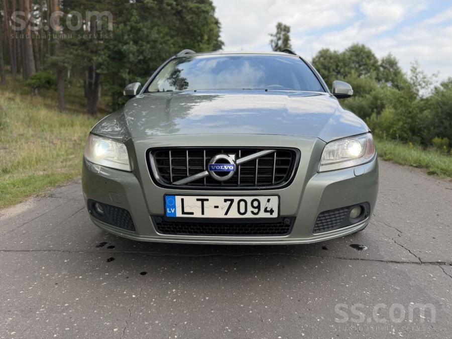 Volvo V70 2007 in Riga, with an engine capacity of 2.40 L and mileage of 375 thousand km for 3000 €, photo 10 on AUTOMOTO.COM.LV