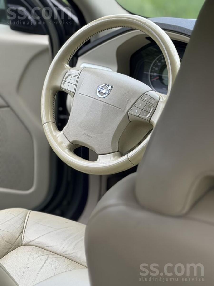 Volvo V70 2007 in Riga, with an engine capacity of 2.40 L and mileage of 375 thousand km for 3000 €, photo 15 on AUTOMOTO.COM.LV