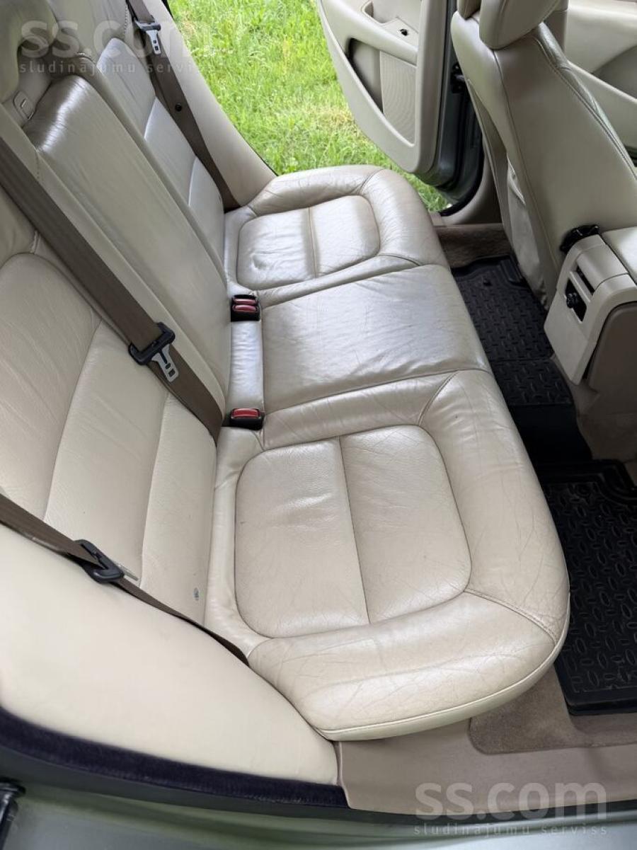 Volvo V70 2007 in Riga, with an engine capacity of 2.40 L and mileage of 375 thousand km for 3000 €, photo 16 on AUTOMOTO.COM.LV