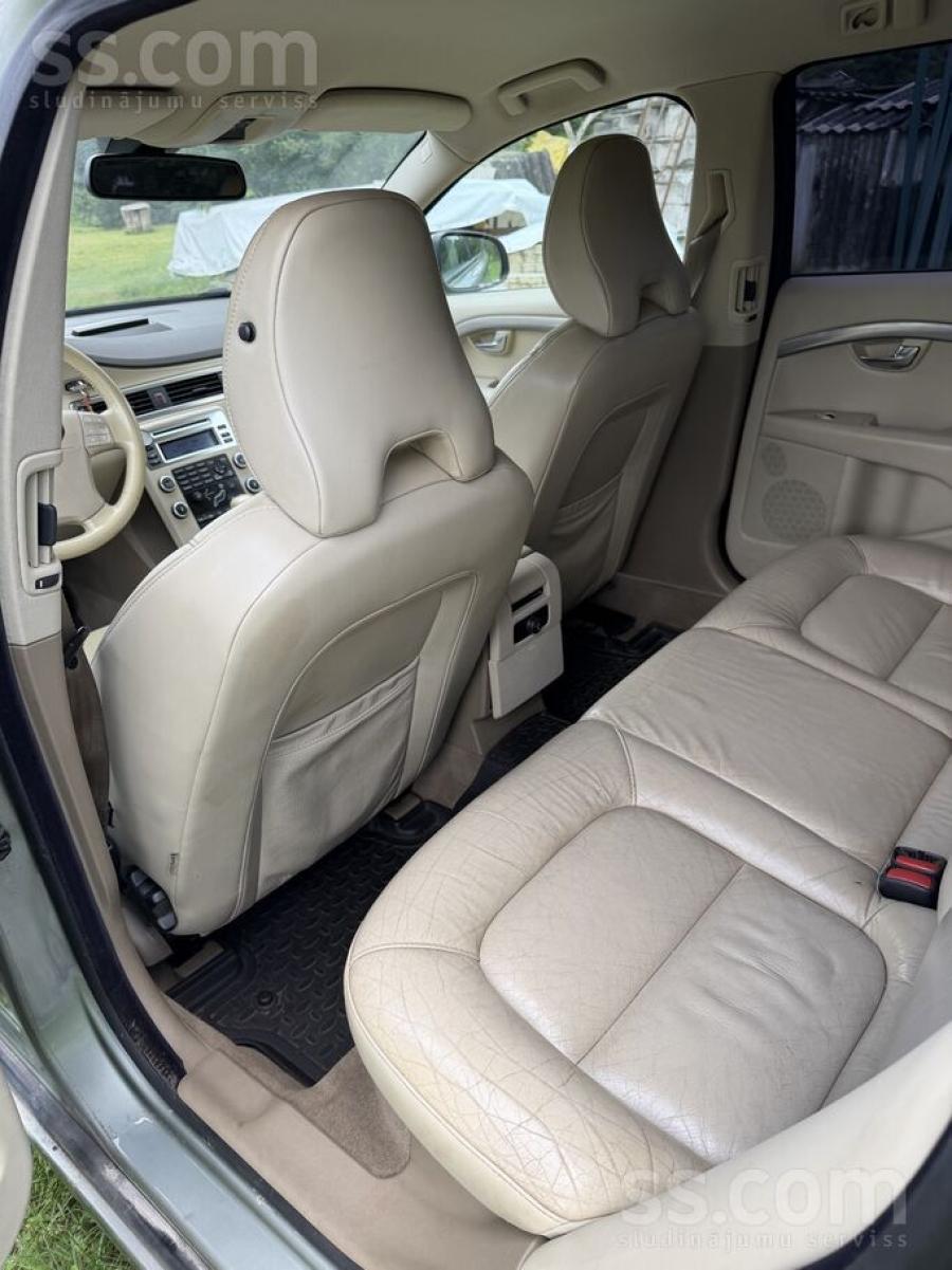 Volvo V70 2007 in Riga, with an engine capacity of 2.40 L and mileage of 375 thousand km for 3000 €, photo 17 on AUTOMOTO.COM.LV