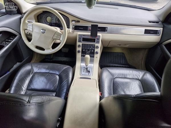 Volvo V70 2007 Panevēža, ar dzinēja tilpumu 2.40 L un nobraukumu 281 tūkst. km par 3700 €, foto 5 vietnē AUTOMOTO.COM.LV