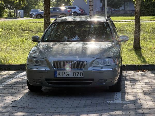 Volvo V70 2007 in Panevezys, with an engine capacity of 2.40 L and mileage of 293 thousand km for 1500 €, photo 2 on AUTOMOTO.COM.LV