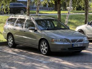 Volvo V70 2007 Panevēža, ar dzinēja tilpumu 2.40 L un nobraukumu 293 tūkst. km par 1500 €, foto 4 vietnē AUTOMOTO.COM.LV