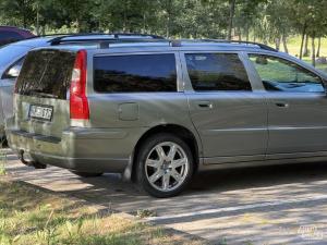 Volvo V70 2007 Panevēža, ar dzinēja tilpumu 2.40 L un nobraukumu 293 tūkst. km par 1500 €, foto 6 vietnē AUTOMOTO.COM.LV