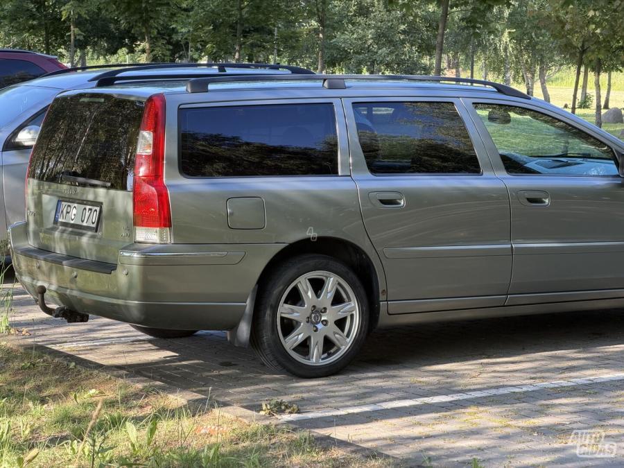 Volvo V70 2007 Panevēža, ar dzinēja tilpumu 2.40 L un nobraukumu 293 tūkst. km par 1500 €, foto 6 vietnē AUTOMOTO.COM.LV