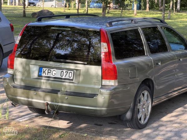 Volvo V70 2007 in Panevezys, with an engine capacity of 2.40 L and mileage of 293 thousand km for 1500 €, photo 6 on AUTOMOTO.COM.LV