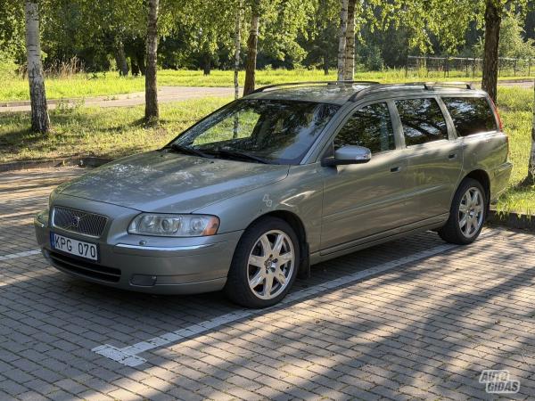 Volvo V70 2007 in Panevezys, with an engine capacity of 2.40 L and mileage of 293 thousand km for 1500 €, photo 8 on AUTOMOTO.COM.LV