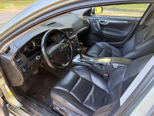 Volvo V70 2007 in Panevezys, with an engine capacity of 2.40 L and mileage of 293 thousand km for 1500 €, photo 9 on AUTOMOTO.COM.LV