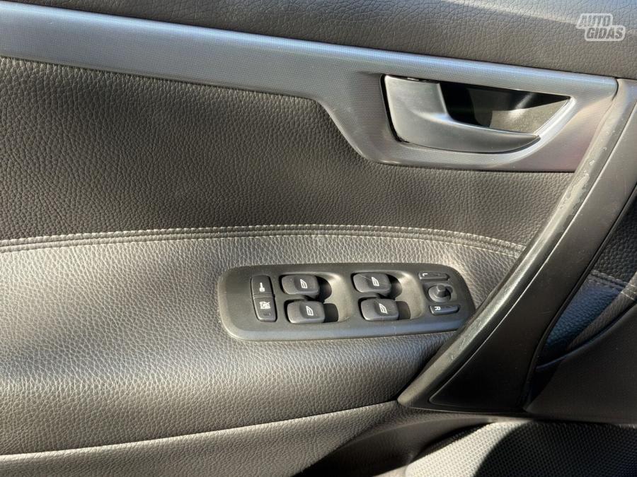 Volvo V70 2007 Panevēža, ar dzinēja tilpumu 2.40 L un nobraukumu 293 tūkst. km par 1500 €, foto 12 vietnē AUTOMOTO.COM.LV