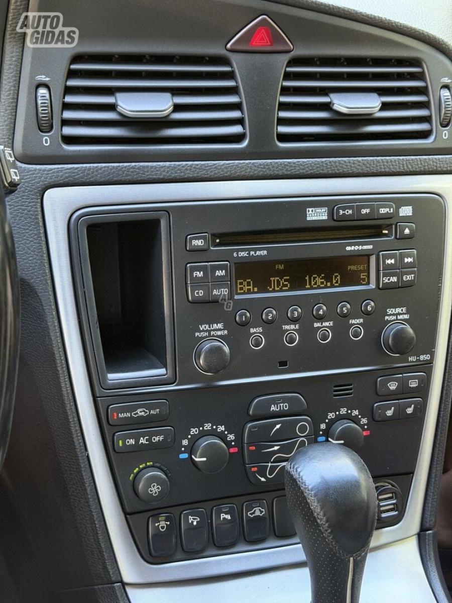 Volvo V70 2007 Panevēža, ar dzinēja tilpumu 2.40 L un nobraukumu 293 tūkst. km par 1500 €, foto 14 vietnē AUTOMOTO.COM.LV