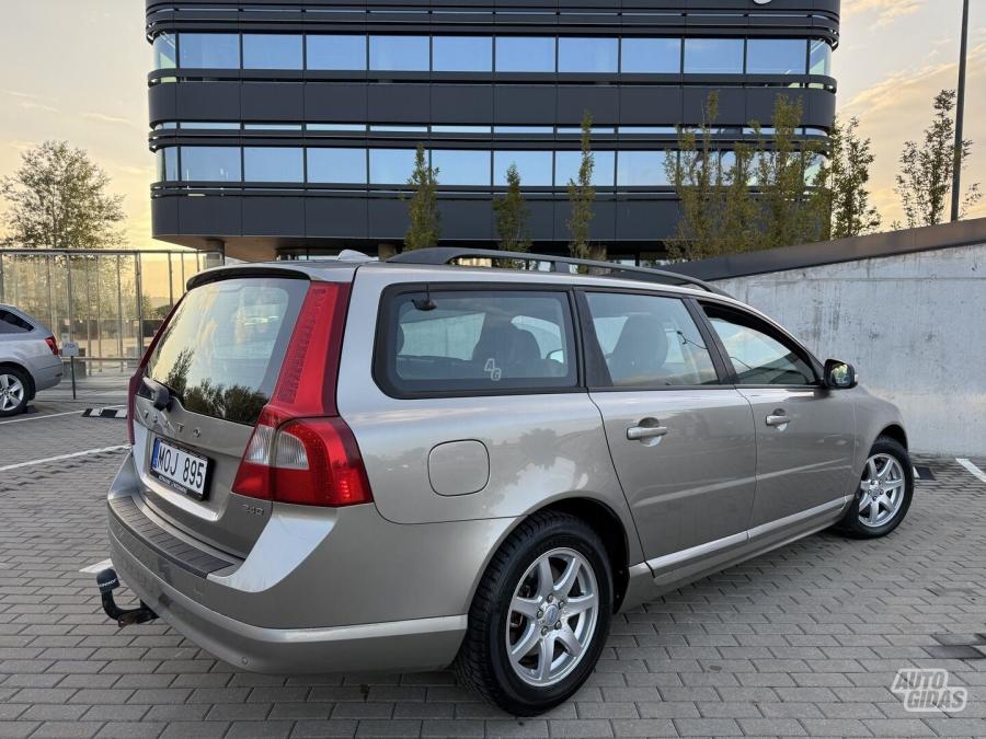 Volvo V70 2007 in Kaunas, with an engine capacity of 2.40 L and mileage of 322 thousand km for 2950 €, photo 5 on AUTOMOTO.COM.LV