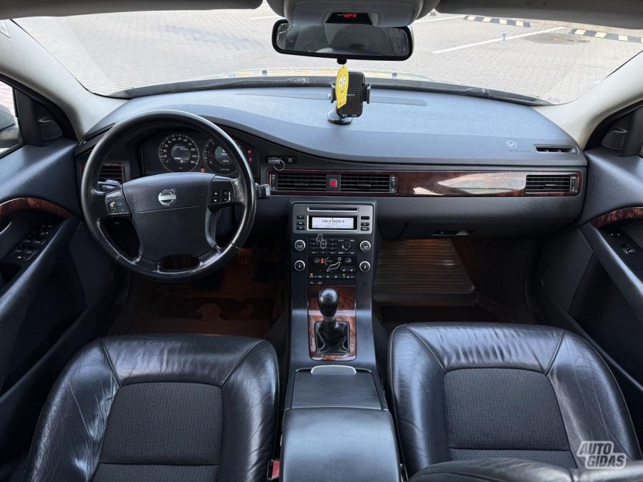 Volvo V70 2007 in Kaunas, with an engine capacity of 2.40 L and mileage of 322 thousand km for 2950 €, photo 19 on AUTOMOTO.COM.LV