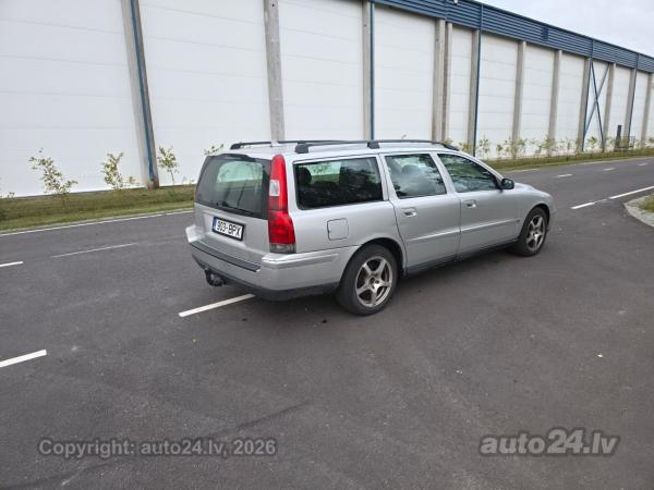 Volvo V70 2007 Tallina vietnē Volvo V70 2007 Tallina, ar dzinēja tilpumu 2.40 L un nobraukumu 340 tūkst. km par 2000 €, foto 11 vietnē AUTOMOTO.COM.LV