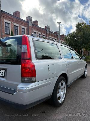 Volvo V70 2007 Tallina, ar dzinēja tilpumu 2.40 L un nobraukumu 340 tūkst. km par 2999 €, foto 9 vietnē AUTOMOTO.COM.LV