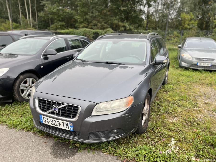 Volvo V70 2007 Kauņa, ar dzinēja tilpumu 2.40 L un nobraukumu 394 tūkst. km par 2750 €, foto 1 vietnē AUTOMOTO.COM.LV