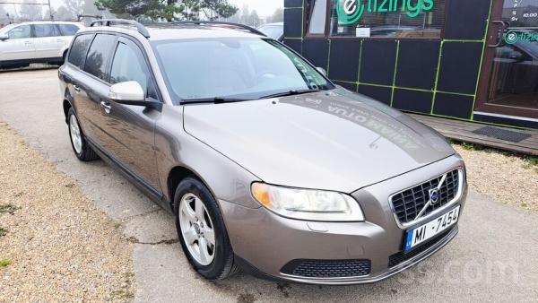 Volvo V70 2007 RÄ«ga vietnÄ Volvo V70 2007 RÄ«ga, ar dzinÄja tilpumu 2.40 L un nobraukumu 335 tÅ«kst. km par 2900 ā¬, foto 4 vietnÄ AUTOMOTO.COM.LV