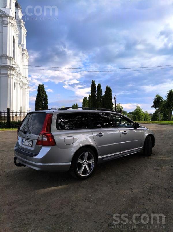 Volvo V70 2008 Rēzekne, ar dzinēja tilpumu 2.00 L un nobraukumu 411 tūkst. km par 1000 €, foto 2 vietnē AUTOMOTO.COM.LV