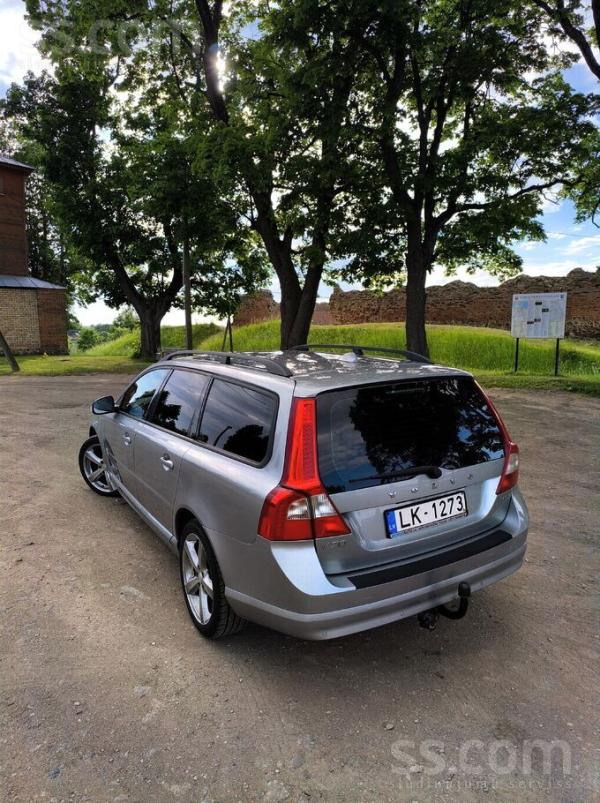 Volvo V70 2008 Rēzekne, ar dzinēja tilpumu 2.00 L un nobraukumu 411 tūkst. km par 1000 €, foto 3 vietnē AUTOMOTO.COM.LV