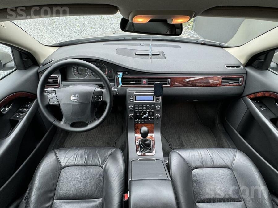 Volvo V70 2008 Rīga, ar dzinēja tilpumu 2.40 L un nobraukumu 0 tūkst. km par 4990 €, foto 6 vietnē AUTOMOTO.COM.LV
