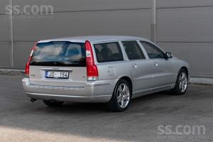 Volvo V70 2008 in Riga, with an engine capacity of 2.40 L and mileage of 0 thousand km for 3500 €, photo 4 on AUTOMOTO.COM.LV