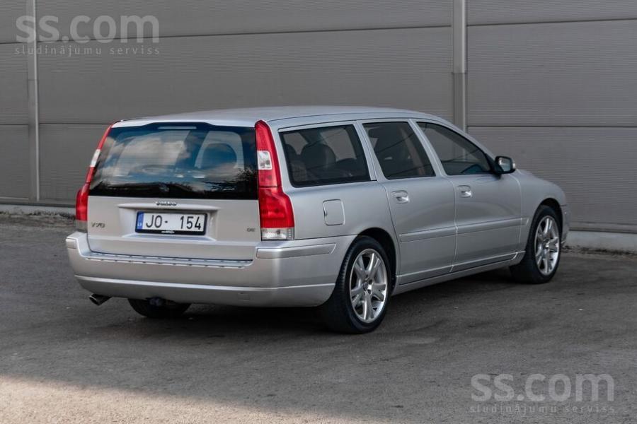 Volvo V70 2008 in Riga, with an engine capacity of 2.40 L and mileage of 0 thousand km for 3500 €, photo 4 on AUTOMOTO.COM.LV