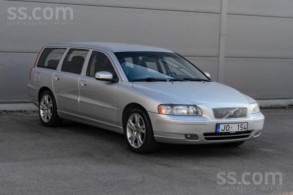 Volvo V70 2008 in Riga, with an engine capacity of 2.40 L and mileage of 0 thousand km for 3500 €, photo 3 on AUTOMOTO.COM.LV