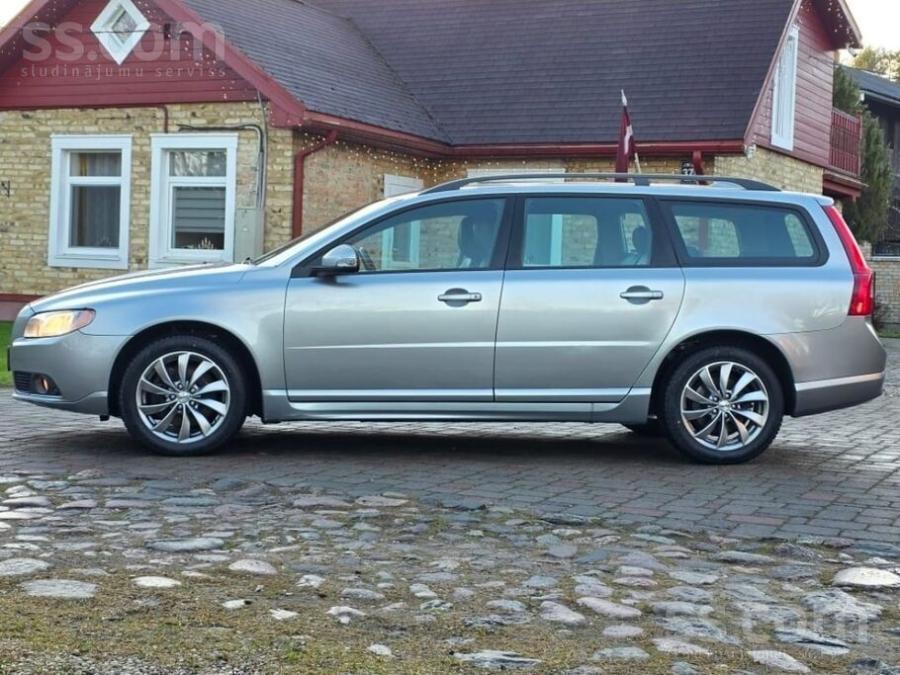 Volvo V70 2008 in Riga, with an engine capacity of 2.40 L and mileage of 0 thousand km for 4650 €, photo 2 on AUTOMOTO.COM.LV
