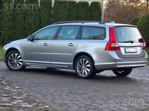 Volvo V70 2008 in Riga, with an engine capacity of 2.40 L and mileage of 0 thousand km for 4650 €, photo 3 on AUTOMOTO.COM.LV