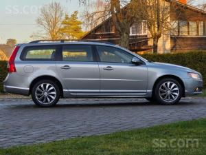 Volvo V70 2008 in Riga, with an engine capacity of 2.40 L and mileage of 0 thousand km for 4650 €, photo 6 on AUTOMOTO.COM.LV