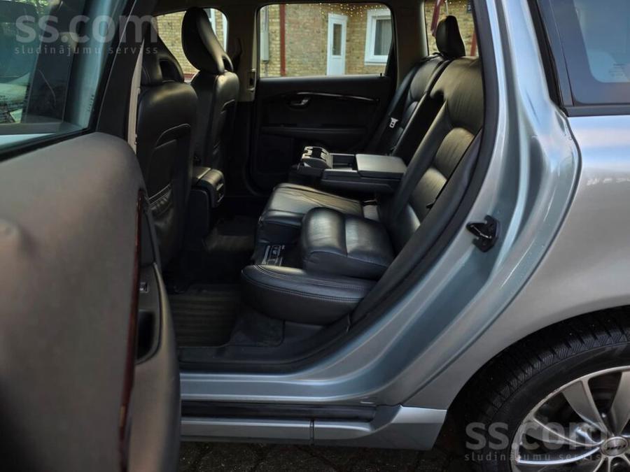 Volvo V70 2008 in Riga, with an engine capacity of 2.40 L and mileage of 0 thousand km for 4650 €, photo 19 on AUTOMOTO.COM.LV