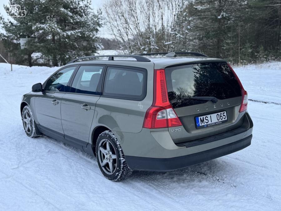Volvo V70 2008 in Siauliai, with an engine capacity of 2.00 L and mileage of 304 thousand km for 2750 €, photo 6 on AUTOMOTO.COM.LV