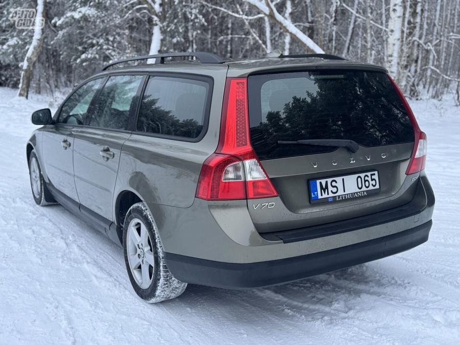 Volvo V70 2008 in Siauliai, with an engine capacity of 2.00 L and mileage of 304 thousand km for 2700 €, photo 4 on AUTOMOTO.COM.LV