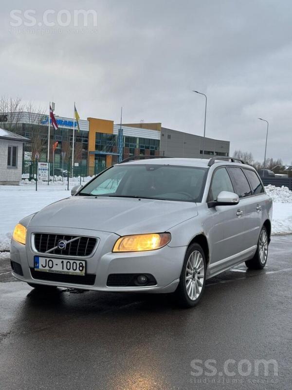 Volvo V70 2008 Rīga, ar dzinēja tilpumu 2.40 L un nobraukumu 331 tūkst. km par 3400 €, foto 1 vietnē AUTOMOTO.COM.LV