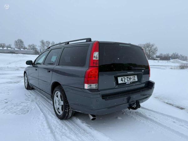 Вольво В70 2008 в Вильнюс, объемом двигателя 2.40 л и пробегом 400 тыс. км за 2750 €, фото 6 на AUTOMOTO.COM.LV