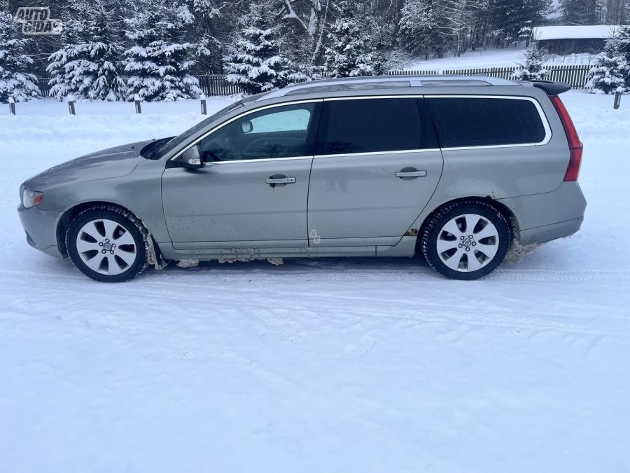 Volvo V70 2008 in Vilnius, with an engine capacity of 3.20 L and mileage of 446 thousand km for 2700 €, photo 3 on AUTOMOTO.COM.LV