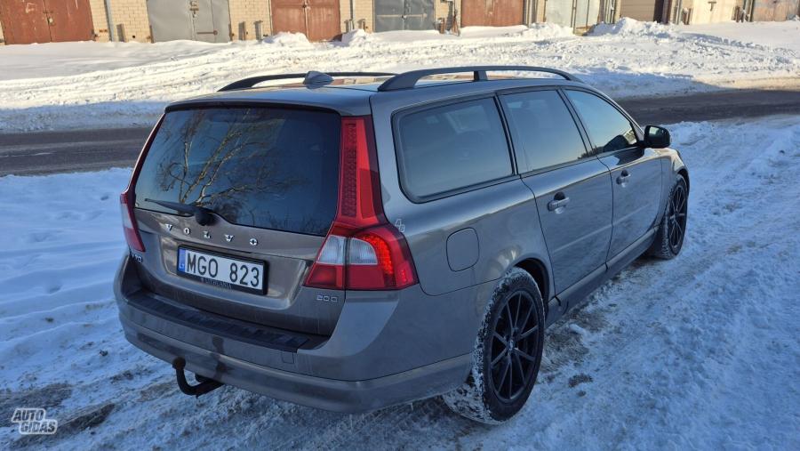 Volvo V70 2008 Utena, ar dzinēja tilpumu 2.00 L un nobraukumu 333 tūkst. km par 3490 €, foto 11 vietnē AUTOMOTO.COM.LV
