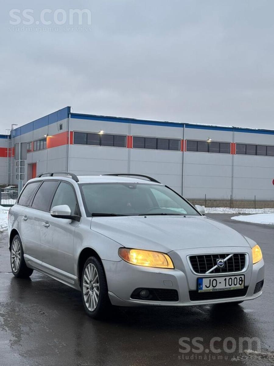Volvo V70 2008 in Riga, with an engine capacity of 2.40 L and mileage of 342 thousand km for 3100 €, photo 2 on AUTOMOTO.COM.LV