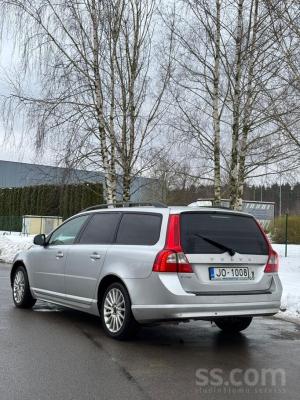 Volvo V70 2008 in Riga, with an engine capacity of 2.40 L and mileage of 342 thousand km for 3100 €, photo 3 on AUTOMOTO.COM.LV