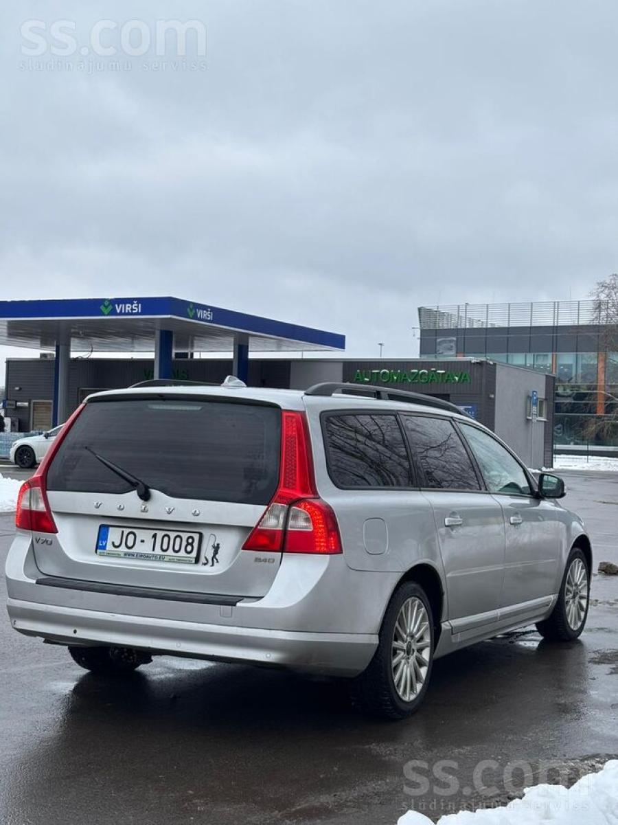 Volvo V70 2008 in Riga, with an engine capacity of 2.40 L and mileage of 342 thousand km for 3100 €, photo 4 on AUTOMOTO.COM.LV