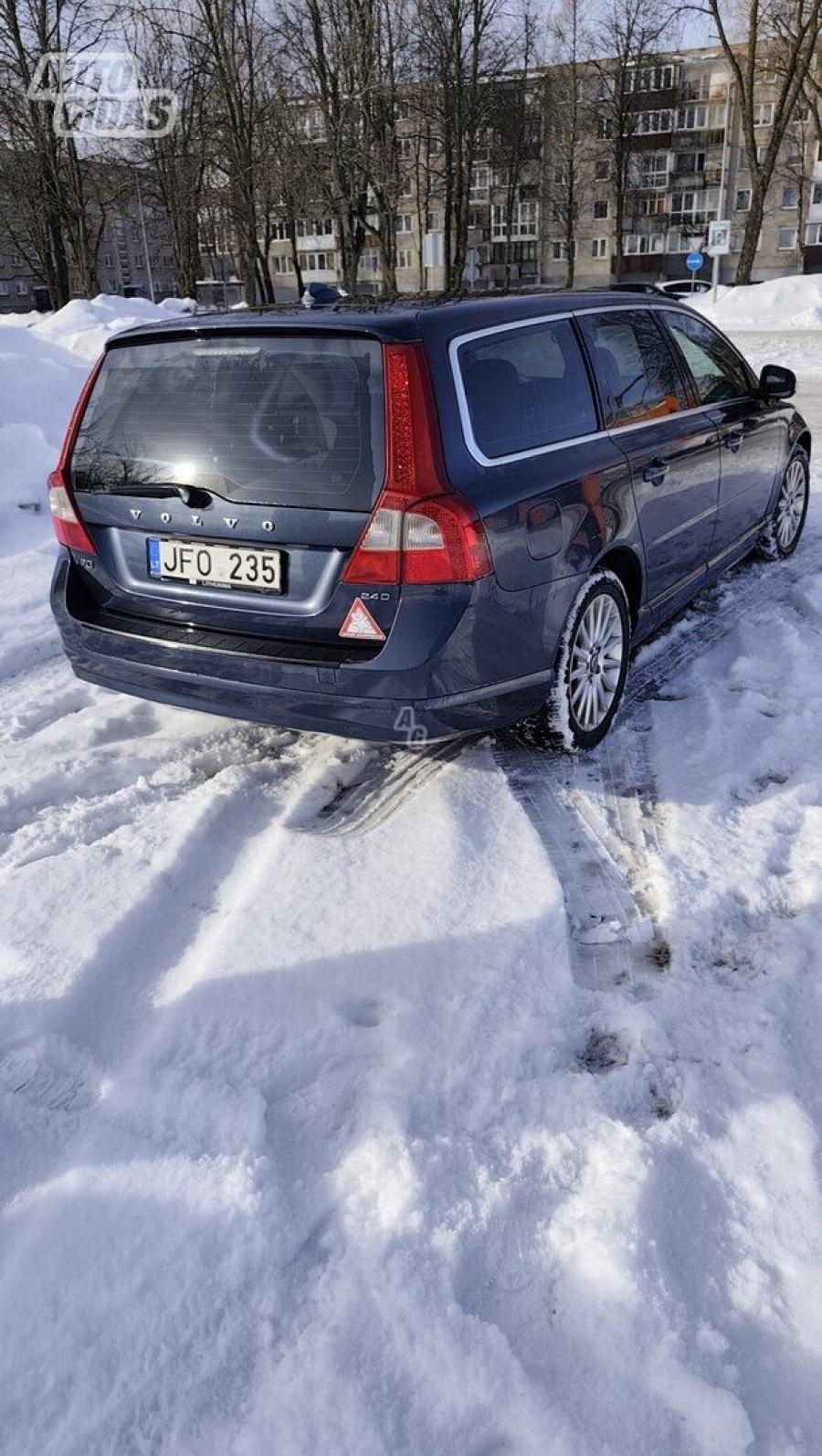Volvo V70 2008 in Klaipeda, with an engine capacity of 2.00 L and mileage of 330 thousand km for 2500 €, photo 3 on AUTOMOTO.COM.LV