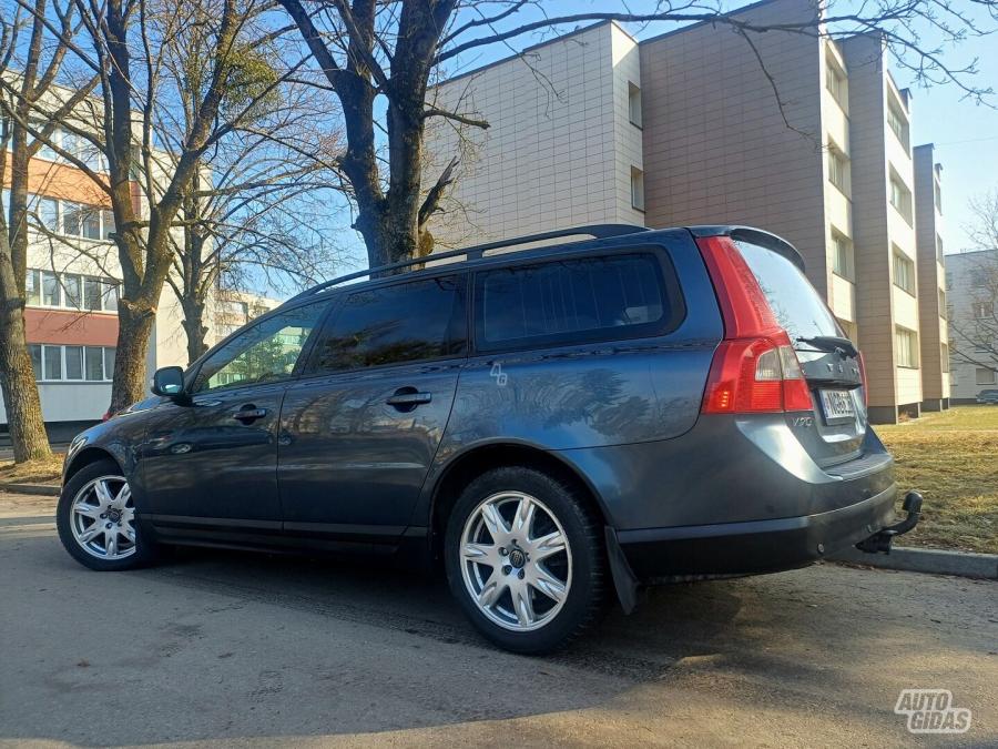 Volvo V70 2008 in Kaunas, with an engine capacity of 2.40 L and mileage of 315 thousand km for 2950 €, photo 13 on AUTOMOTO.COM.LV
