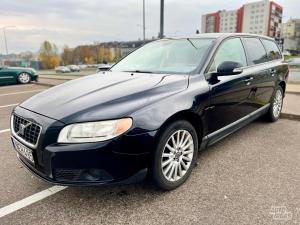 Volvo V70 2008 in Vilnius, with an engine capacity of 2.40 L and mileage of 295 thousand km for 4500 €, photo 3 on AUTOMOTO.COM.LV