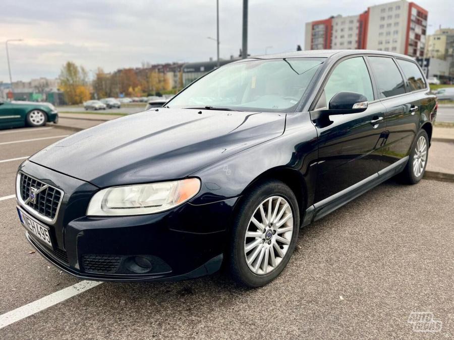 Volvo V70 2008 in Vilnius, with an engine capacity of 2.40 L and mileage of 295 thousand km for 4500 €, photo 3 on AUTOMOTO.COM.LV